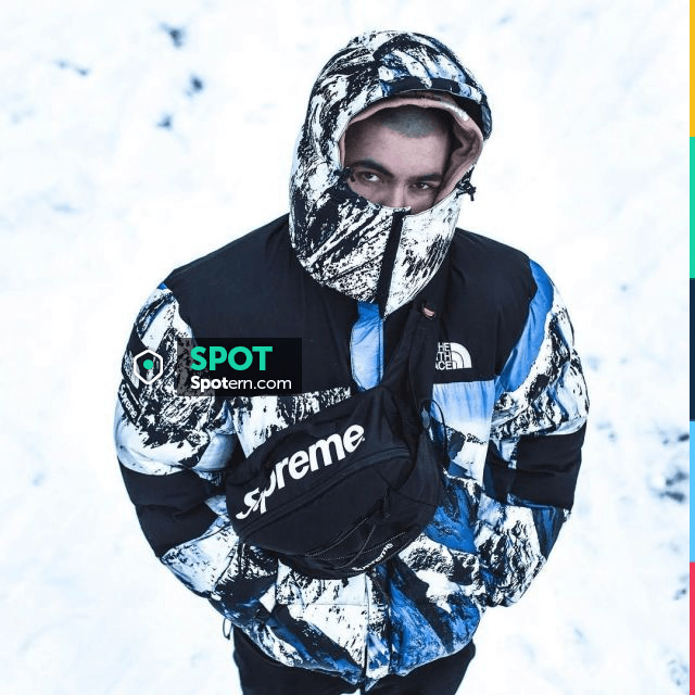 The coat Supreme TNF mountain that bears the influencer Bulgarian Emil ...