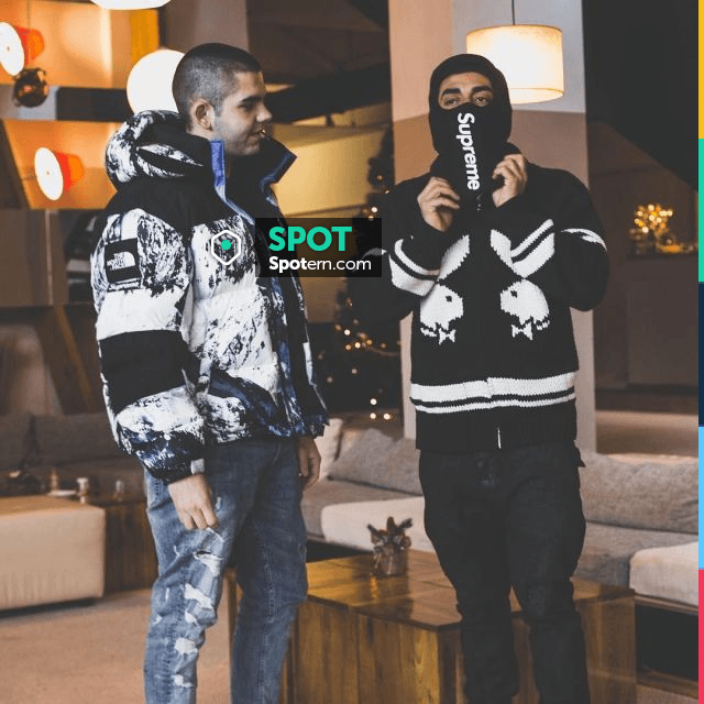 The coat Supreme TNF mountain that bears the influencer Bulgarian Emil ...