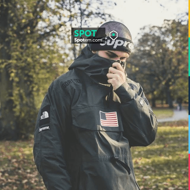 La pancarta Suprema usada por el influencer búlgaro Emil Eftimov en su ...