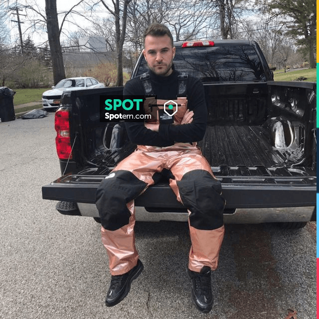 The overalls Supreme TNF worn by the influencer Max Miller on his ...