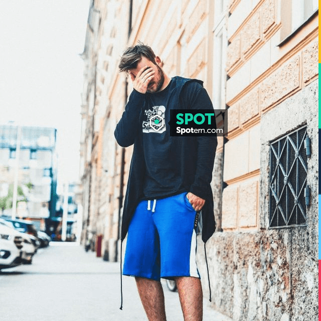 The t-shirt black Supreme TNF worn by the influencer Clemens Kuchinka ...