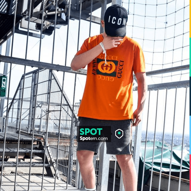 The short jersey technical Gucci that carries the influencer Hyped ...