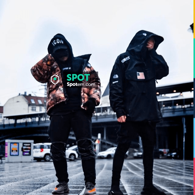 The coat Supreme TNF Nuptse 3 what does the influencer Hyped Jason on ...