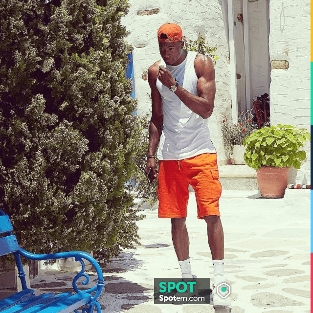 La paire de Air Jordan Pure money que porte Thanasis Antetokounmpo sur ...