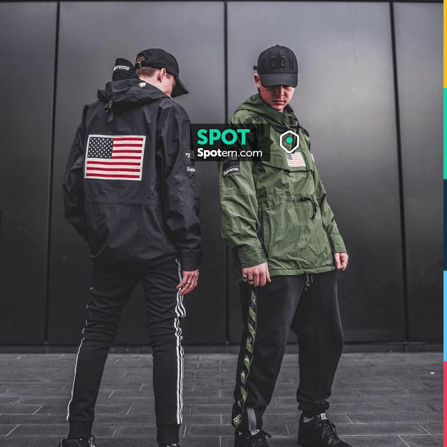 La parka verde oliva Supreme x TNF que lució el influencer Ryan Hildrew ...