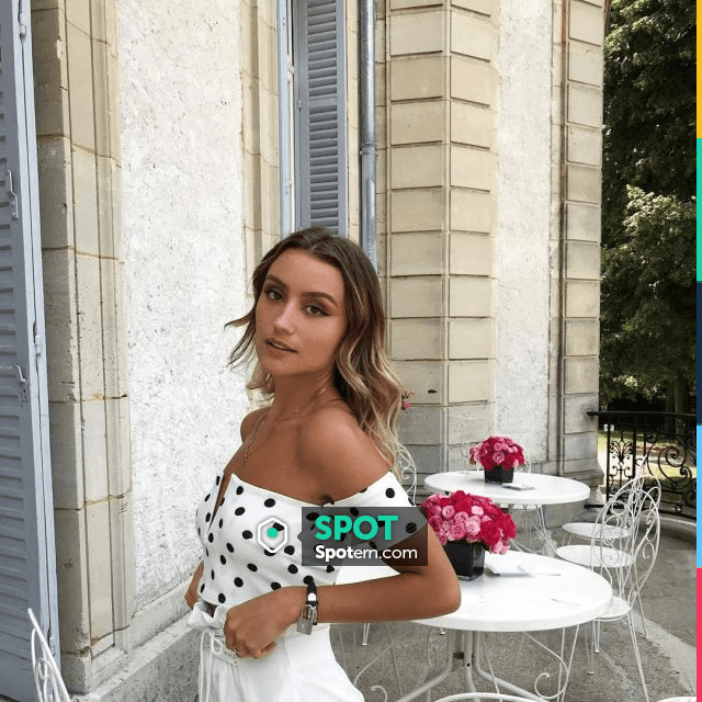 Le crop top bardot blanc à pois de chloébbbb sur son compte Instagram | Spotern