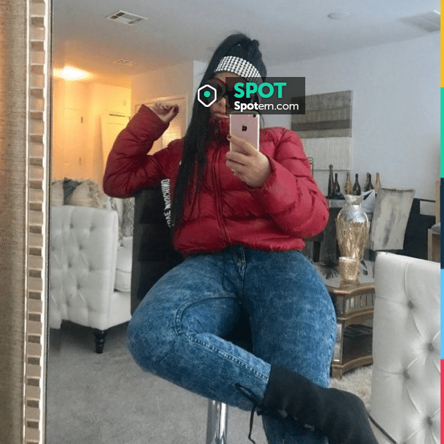 Sunglasses display Gucci Gisselle aka Gissy Doll on his account ...