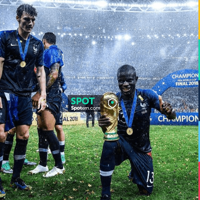 The trophy of the World Cup 2018 held by Golo Kanté (photo Instagram ...