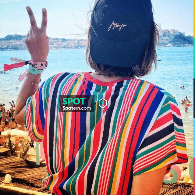 The t-shirt ASOS rainbow of Natoo on his post Instagram on the beach ...