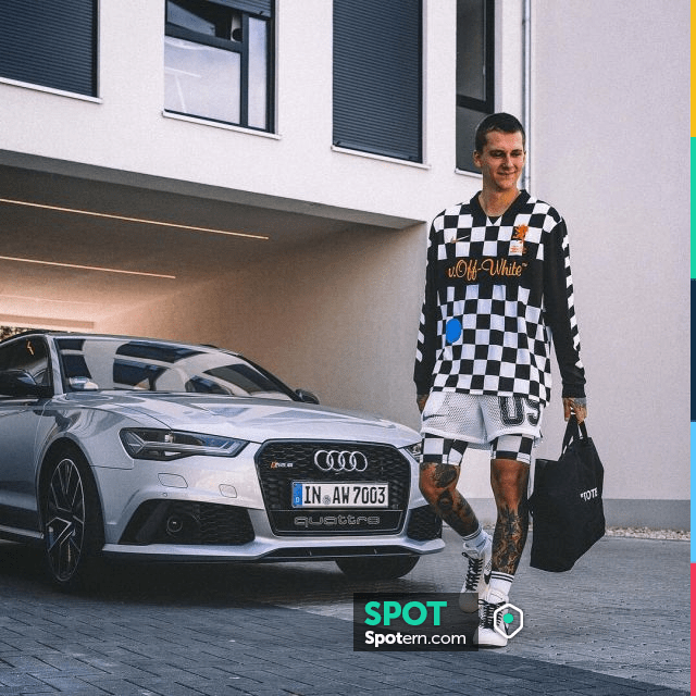 Sneakers white Nike Blazer Mid Off White that is on the influencer ...