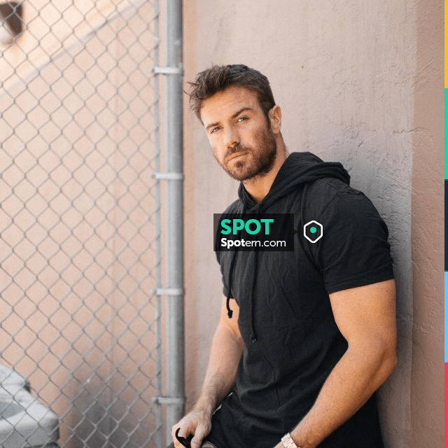 La camiseta negra con capucha que lució Chad Johnson en su cuenta de ...