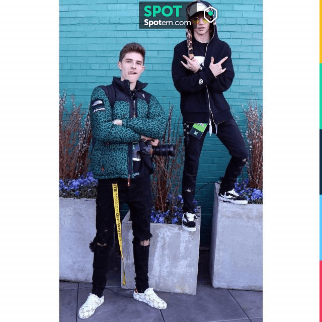 Las gafas amarillas de aviador que lleva el YouTuber Connor TV en su ...