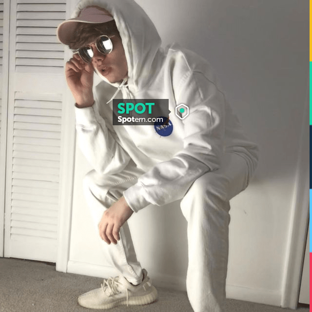 Le hoodie à capuche Nasa que porte le youtubeur Connor TV sur son ...