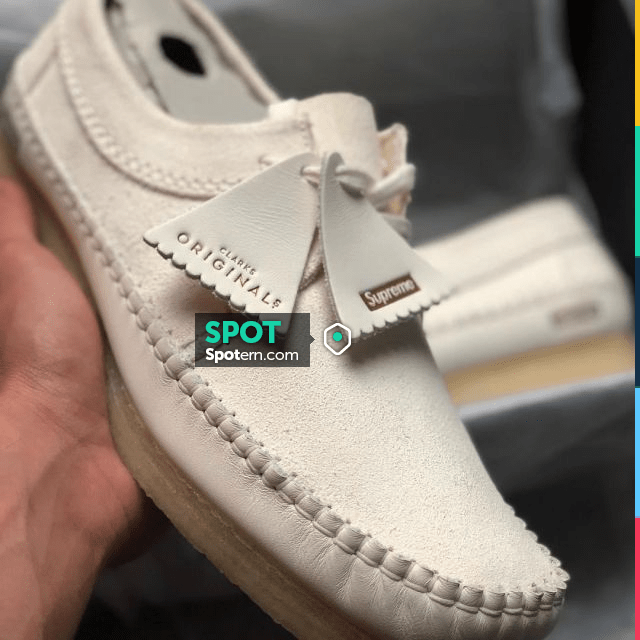 La paire de Original Clarks x Supreme sur le compte Instagram ...