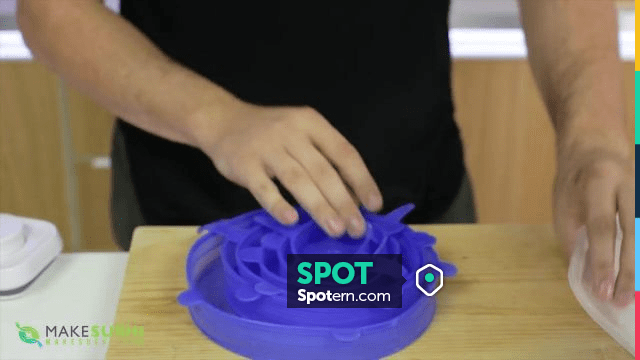 The stretch tops in the video "8 Innovative Kitchen Gadgets" by Davy ...