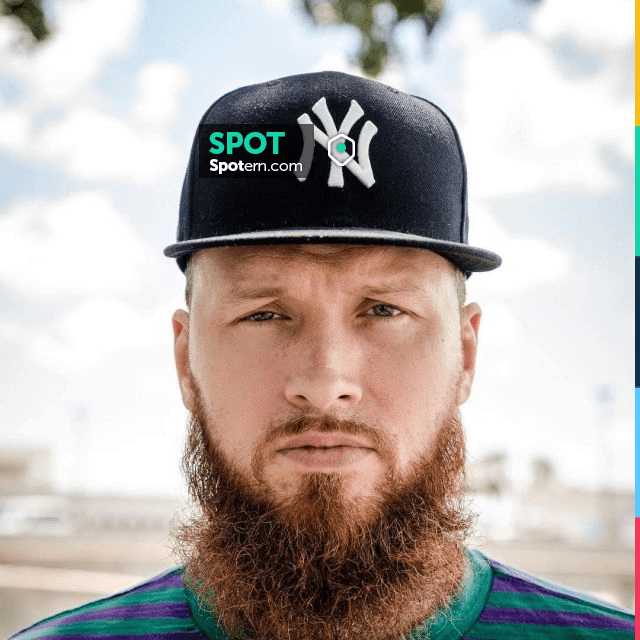 The flat cap black New York Yankees of the youtubeur Mr Foamer Simpson ...