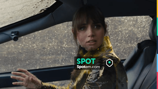 The waterproof transparent Joi (Ana de Armas) in Blade Runner 2049 ...