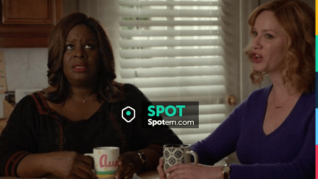 The blouse in navy blue worn by Ruby (Retta Sirleaf) in Good Girls ...