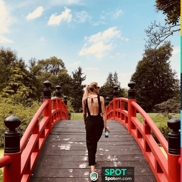 Les Sneakers adidas Superstar portées par Megan Williams sur son compte ...