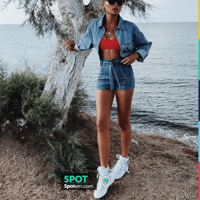 Sneakers Nike Air Jordan 1 X Off white Nrg worn by Chloe Bleinc on his account Instagram ...