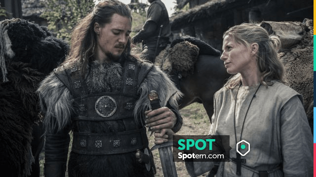 The Wooden Cross Of Hilde Eva Birthistle In The Last Kingdom S02e01 7340
