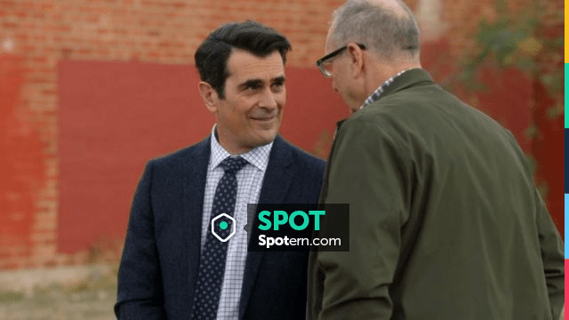 The tie of Phil Dunphy (Ty Burrell) Modern Family (S08E14) | Spotern