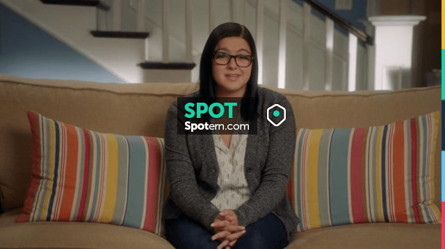 The cardigan gray Alex Dunphy (Ariel Winter) in " Modern Family (S08E14 ...