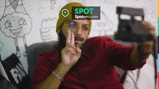 Le bonnet jaune de Jhon Rachid dans la video youtube de Norman "Les ...