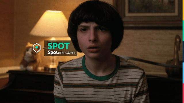El gato de peluche de Mike Wheeler (Finn Wolfhard) en el fondo en ...