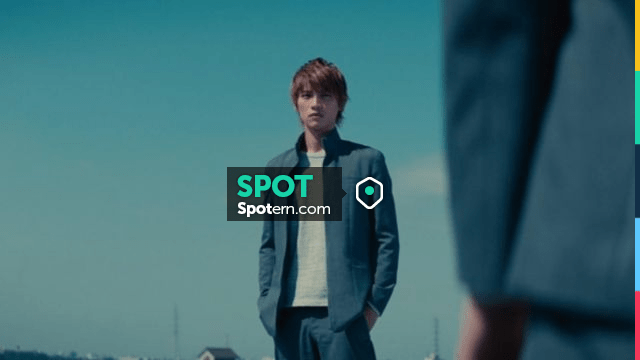 The jacket uniform is worn by Ichigo Kurosaki (Sôta Fukushi) in Bleach ...