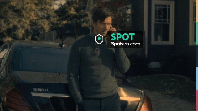 Eyeglasses Steven Crain (Michiel Huisman) in The Haunting of Hill House ...