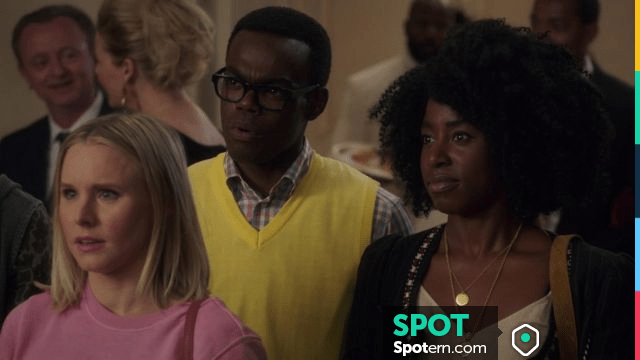 Le top BP. beige porté par Simone Garnett (Kirby Howell-Baptiste) dans ...