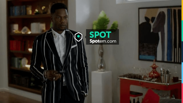 The blazer striped Versace worn by Jeff Colby (Sam Adegoke) in Dynasty ...
