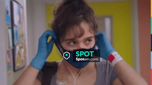 The mask of Stella (Haley Lu Richardson) in Five Feet Apart | Spotern