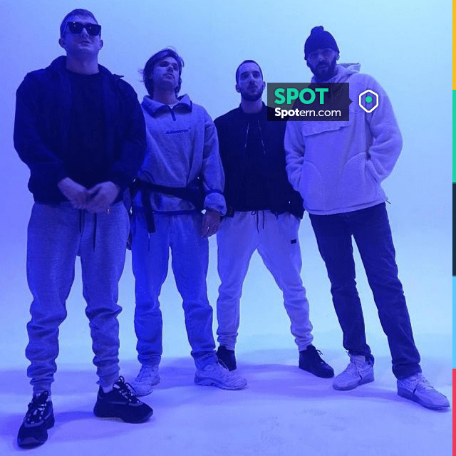 The sweatshirt worn by Gringe on his account Instagram @gringe_officiel ...