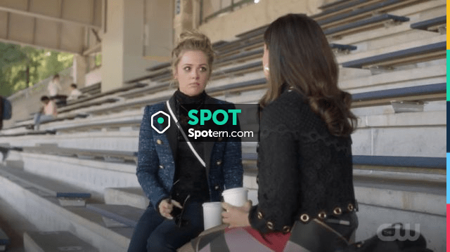 The blue blazer with lapels black Judith & Charles worn by Lucy ...