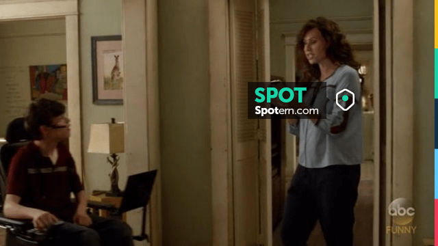 Chambray Haut porté par Maya DiMeo (Minnie Driver) sans Voix (S02E01 ...