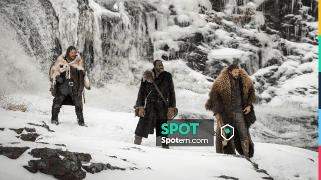 Declan Harp's (Jason Momoa) war club as seen in Frontier S03E01 | Spotern