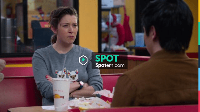 Le pull à motif lamas de Nonnie Thompson (Kimmy Shields) dans ...