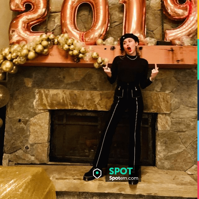 Boots velvet by Miley Cyrus on her account Instagram @mileycyrus | Spotern