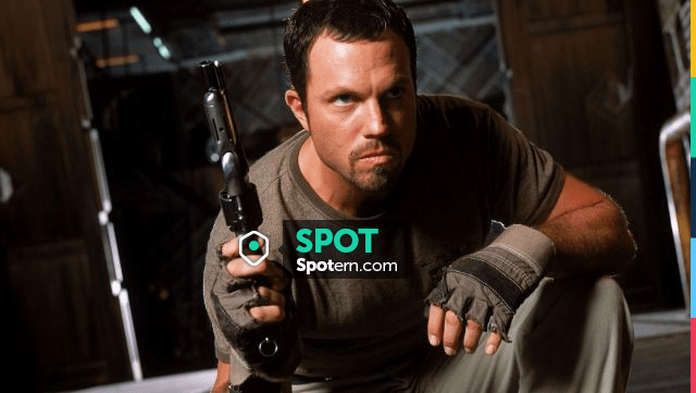 El arma de Jayne Cobb (Adam Baldwin) como se ve en firefly temporada 1 | Spotern