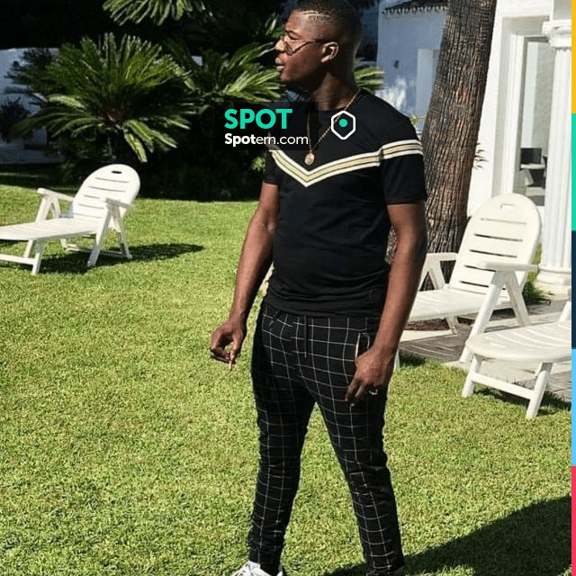 The necklace Versace Medusa carried by Ninho on his account Instagram ...