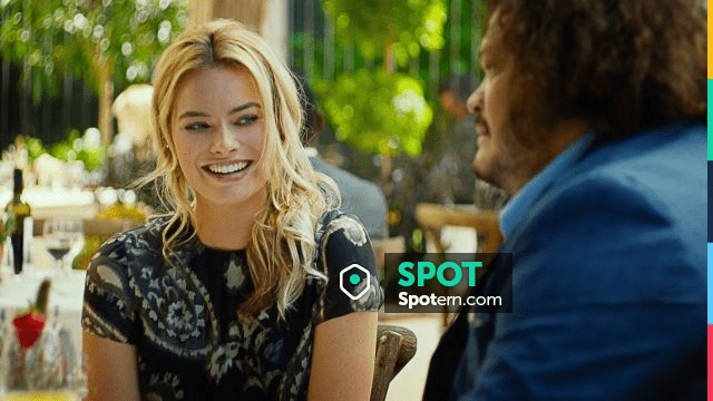 La robe bleue de Jess Barrett (Margot Robbie) dans Diversion | Spotern