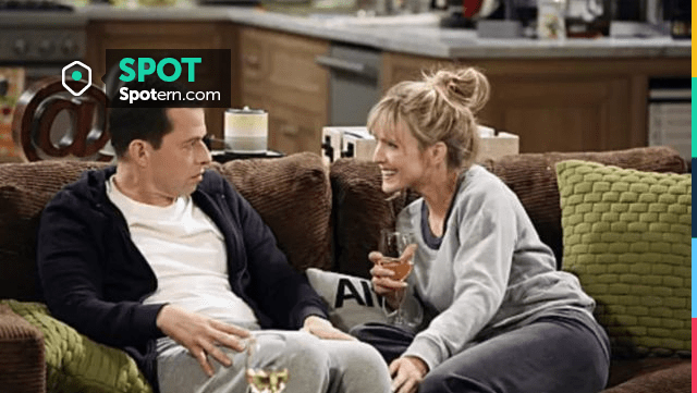 El símbolo "@" / at en My Uncle Charlie S10E03 | Spotern