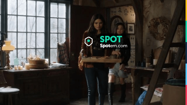 The velvet jacket Free People of Mel Vera (Melonie Diaz) in Charmed ...