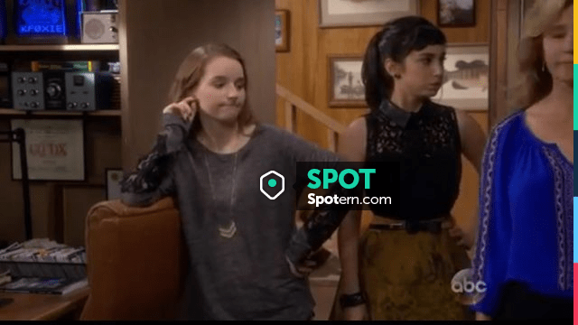 Zara Lace Sleeve Tshirt in Grey Marle worn by Eve Baxter (Kaitlyn Dever ...