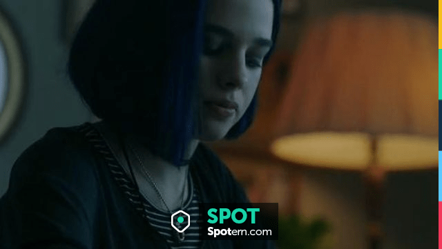 The necklace worn by Rachel Roth (Teagan Croft) in Titans S01E09 | Spotern