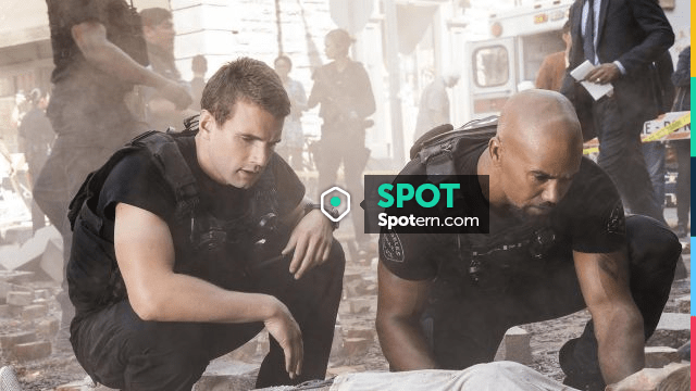 The watch of Jim Street (Alex Russell) in S. W. A. T. S01E09 | Spotern