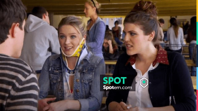 WAYF Print Collar Chiffon Tunic worn by Sadie Saxton (Molly Tarlov) in ...