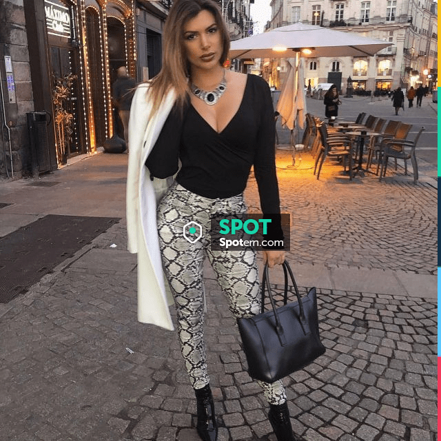 Le pantalon python Les Soeurs K de Maëva Martinez sur son compte Instagram @iammaevamartinez ...